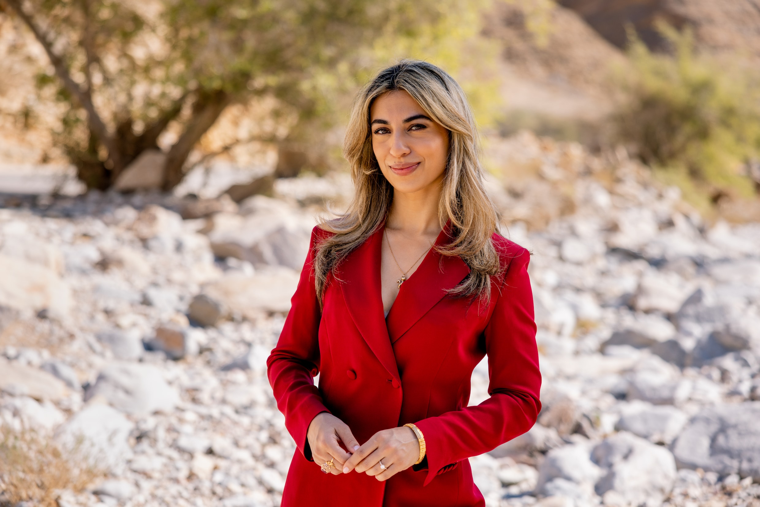 Wie is de nieuwe 'Wie is de mol?'-presentator Hila Noorzai? | Libelle