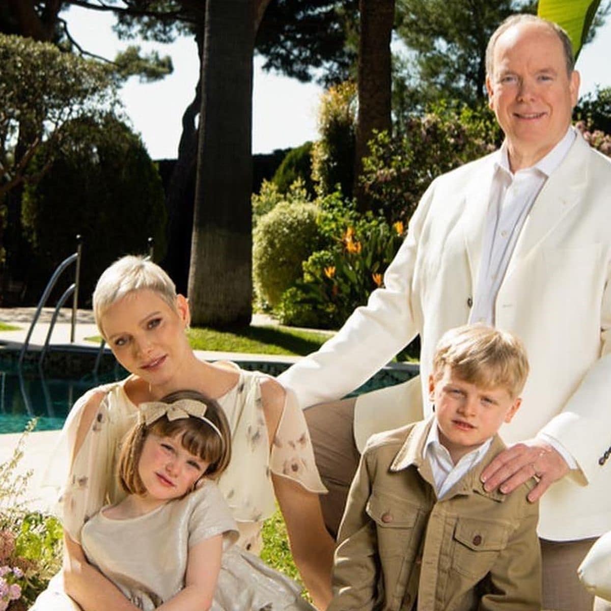 13 jaar getrouwd: Albert en Charlene van Monaco stijgen boven alle ...