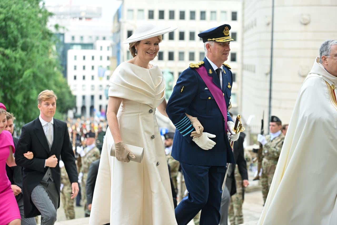 Fraaie fifties vibes voor koningin Mathilde op de Nationale Dag | Libelle