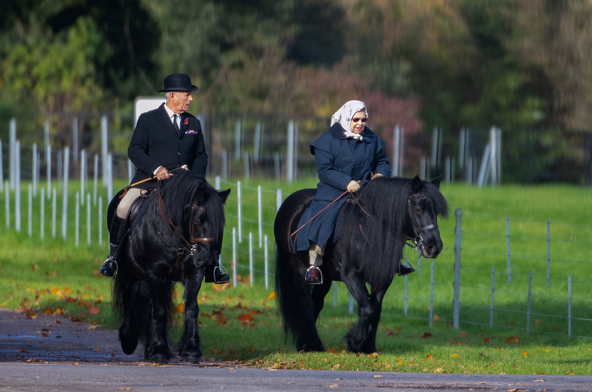 Ontroerend: de laatste rit van koningin Elizabeth op haar geliefde pony ...