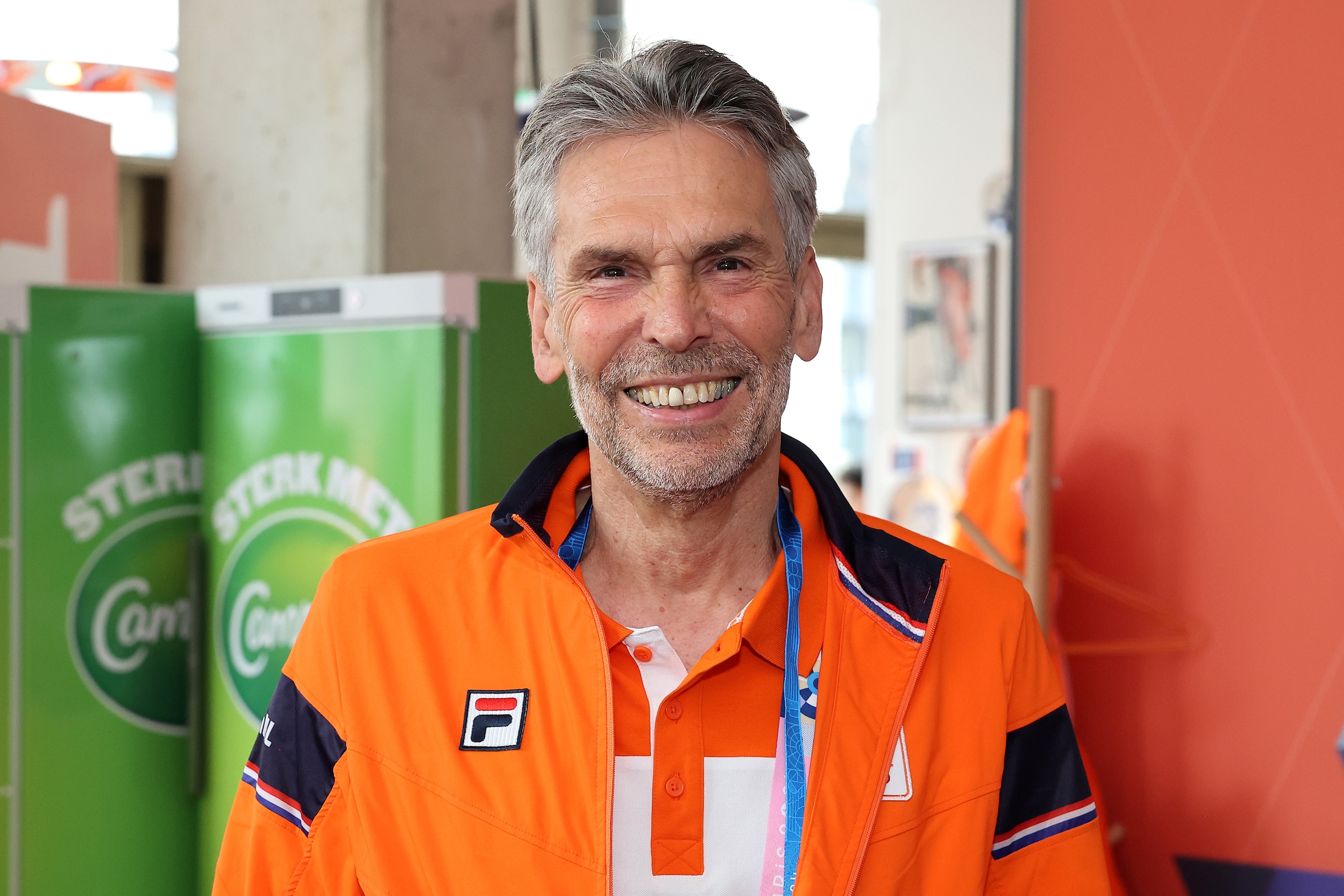 Premier Schoof liep de halve marathon van Amsterdam onder déze ...