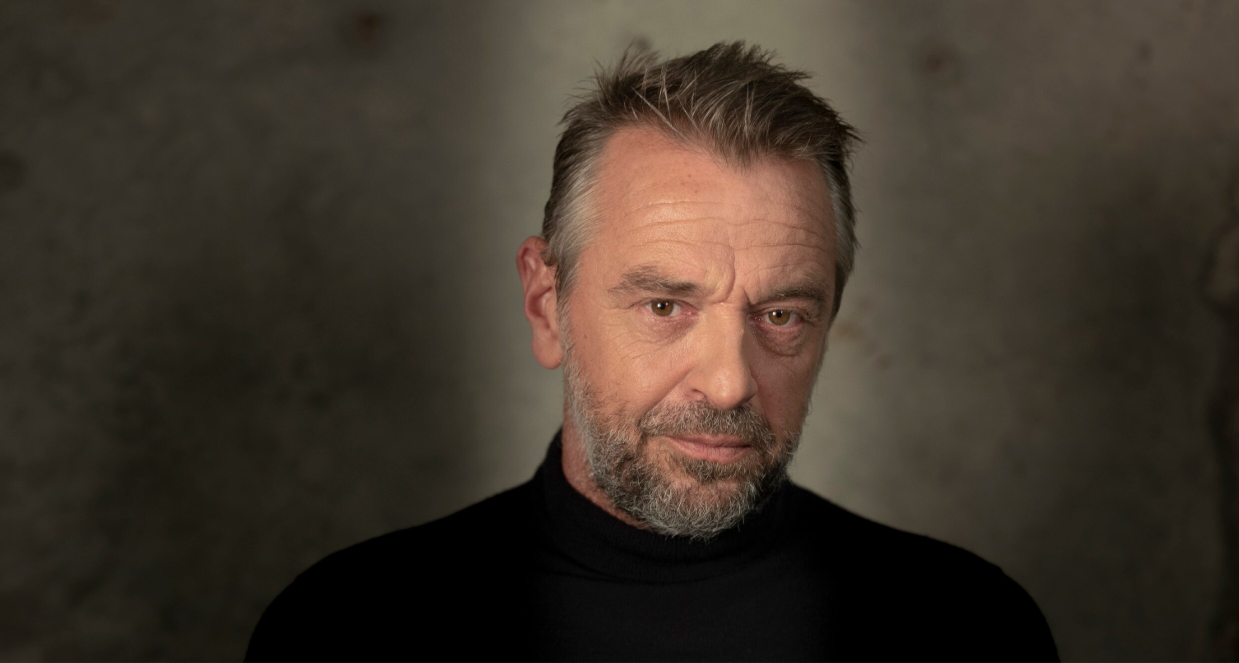 Acteur Tom Waes bedankt zijn vrienden na auto-ongeluk | Libelle