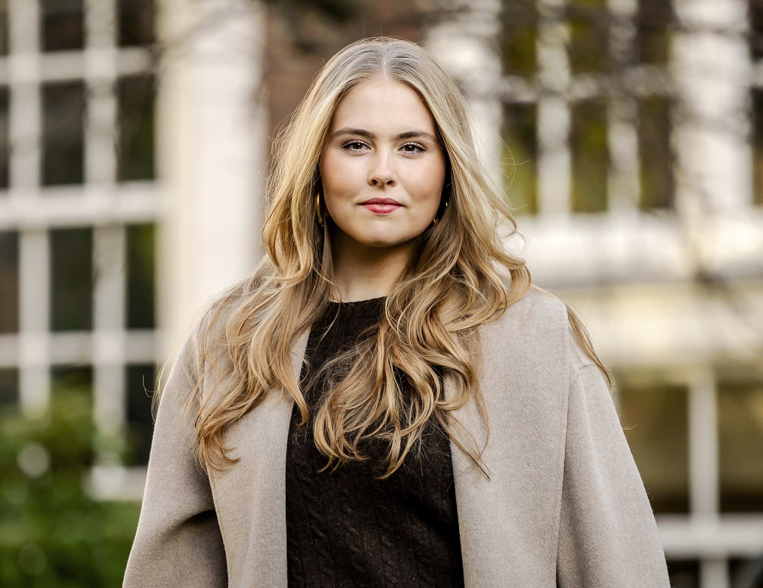 Koninklijk huis viert verjaardag van prinses Amalia met nieuwe foto’s ...