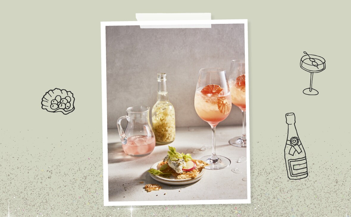 Borrels & bites: Vlierbloesem-aperol & kruidig filodeeg met blauwe kaas