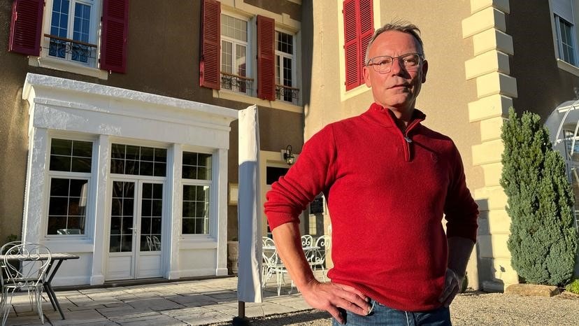 Déze vrijgezellen gaan in 2025 de B&B vol liefde uitdaging aan | Libelle