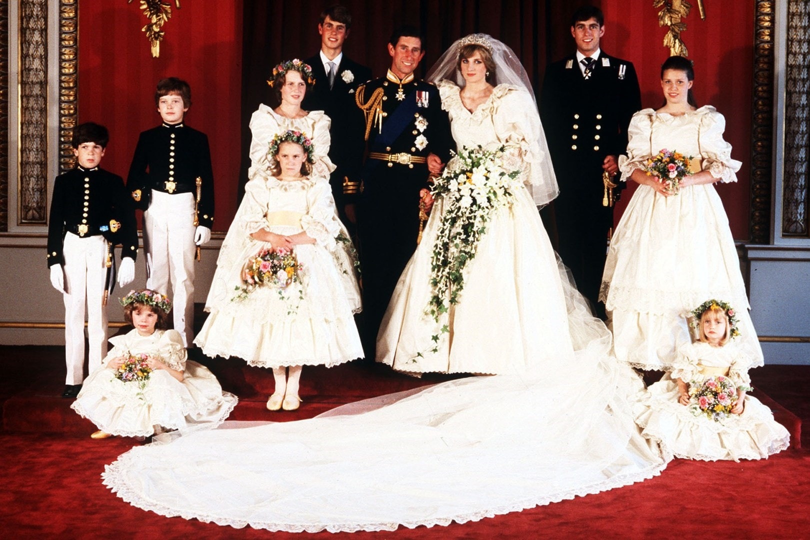 Verblind en verzenuwd: de vuurdoop van Charles en Camilla als stel