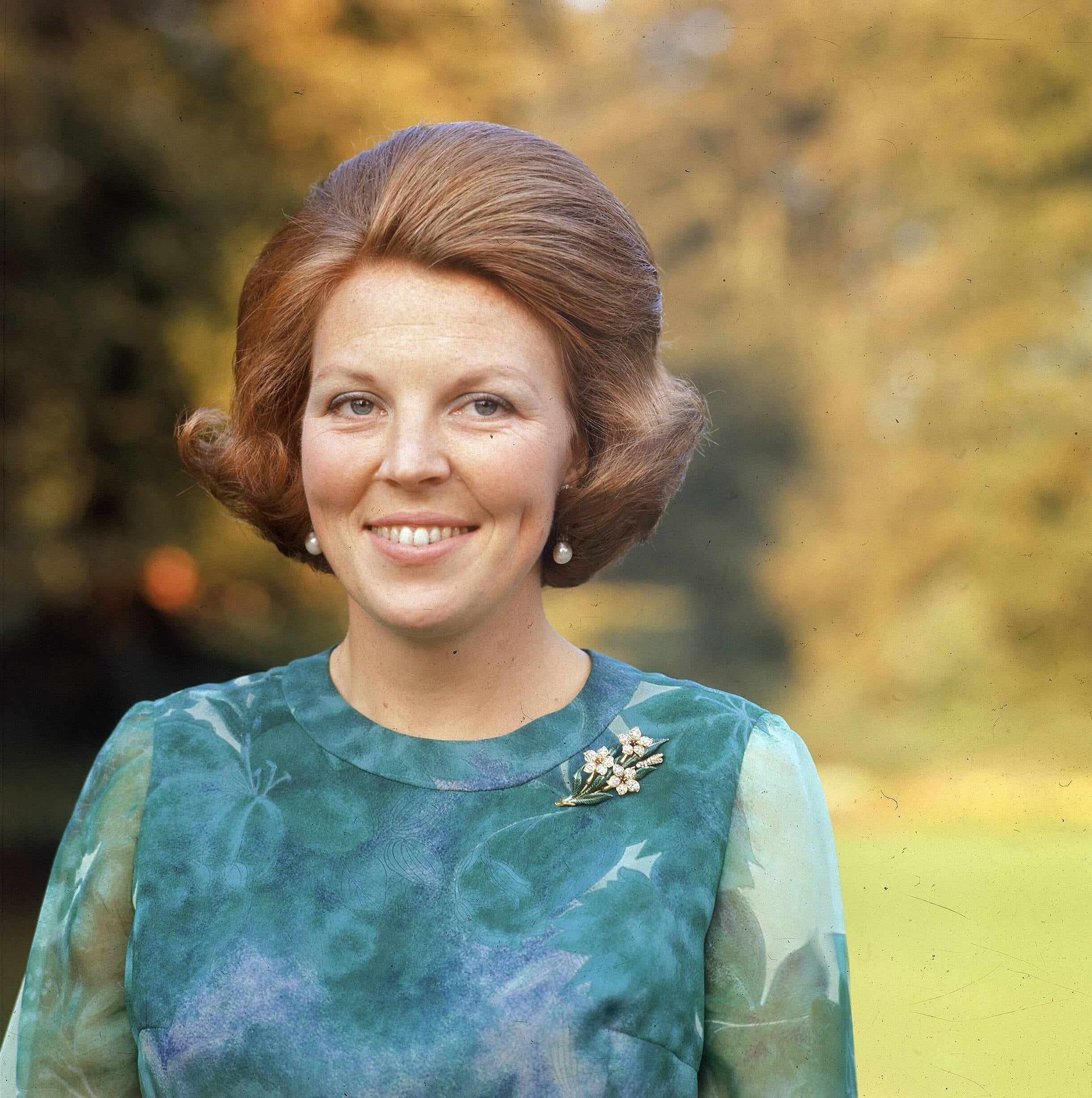 Prinses Beatrix: 87 jaar koninklijke kuiltjes en appelwangetjes van ...