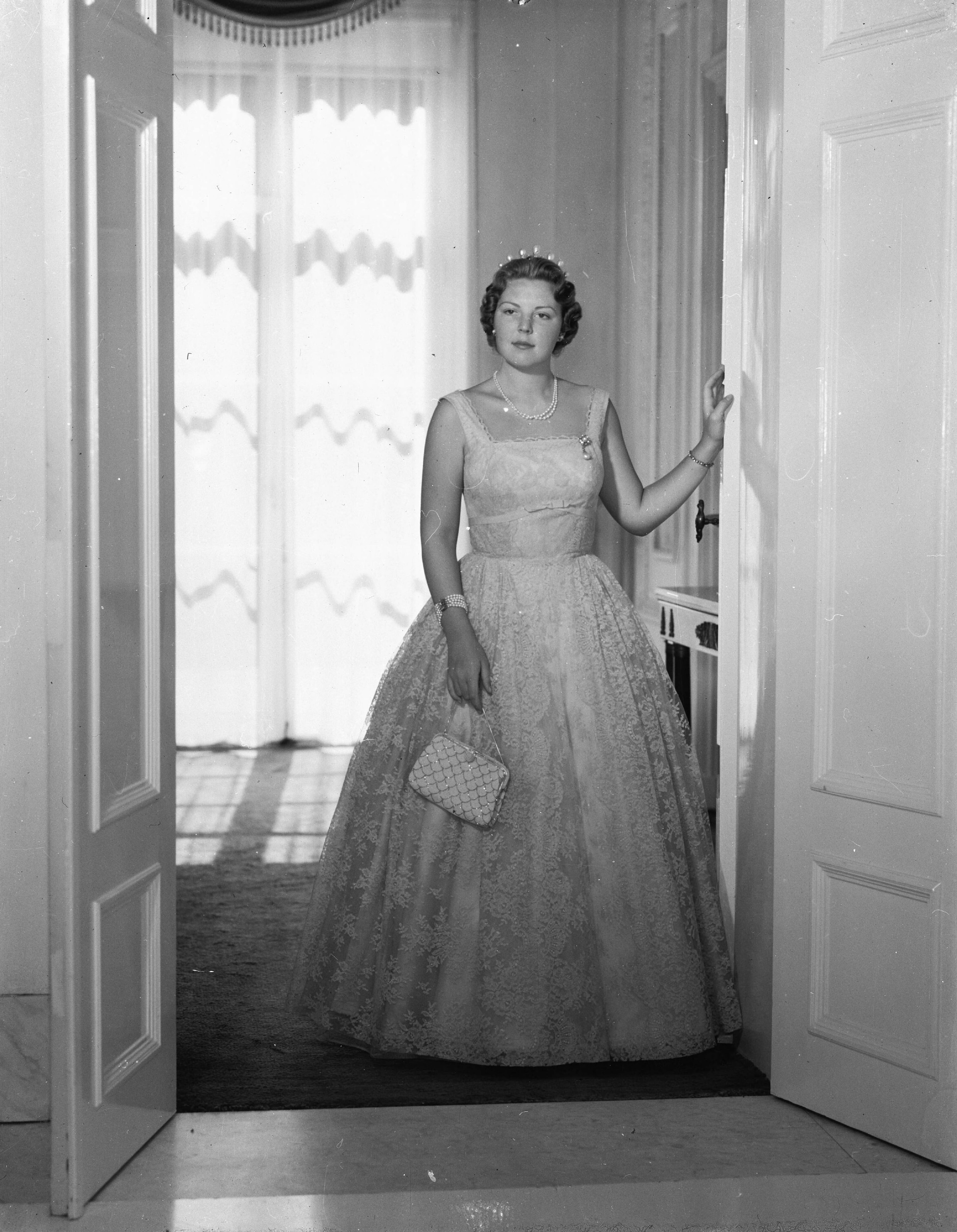 Prinses Beatrix: 87 jaar koninklijke kuiltjes en appelwangetjes van ...