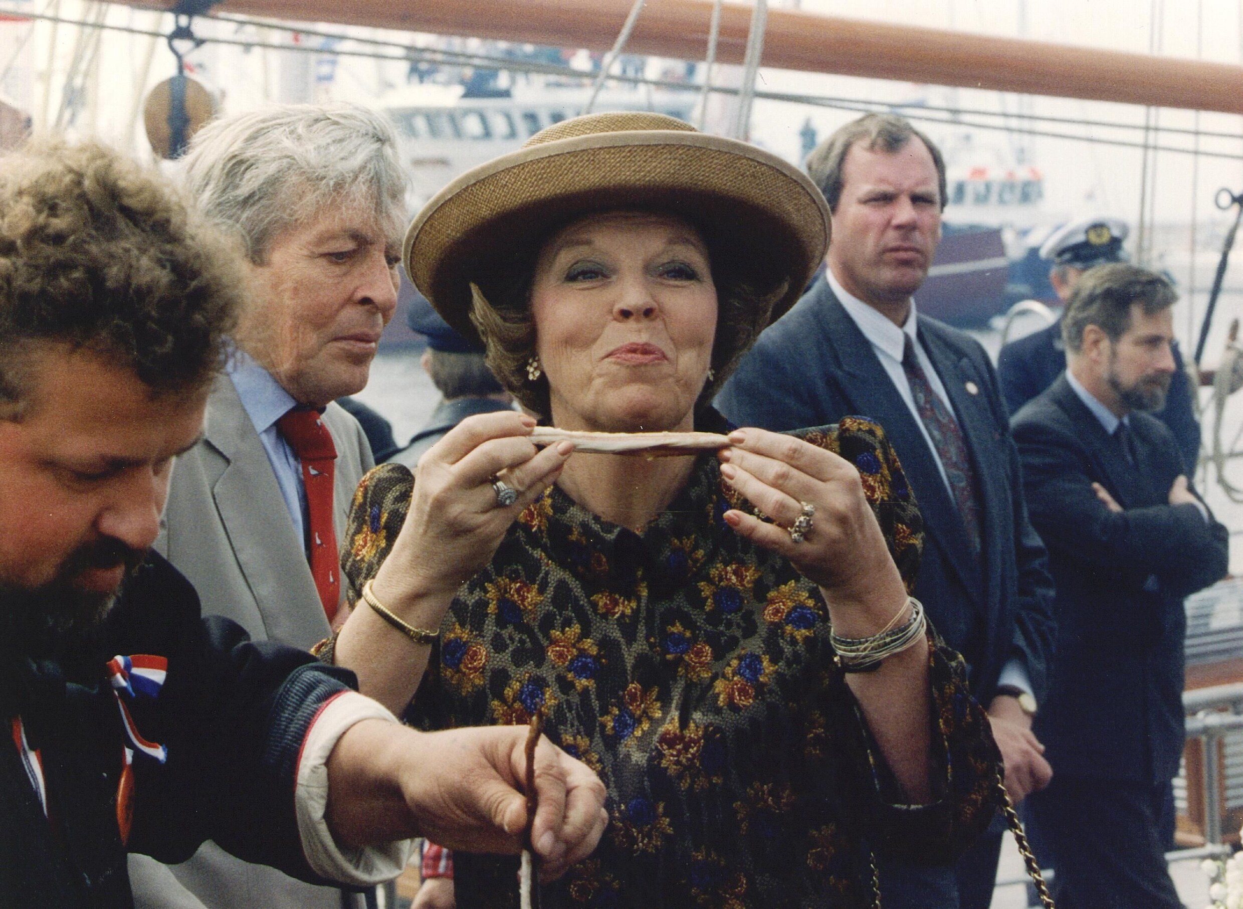 Prinses Beatrix: 87 jaar koninklijke kuiltjes en appelwangetjes van ...