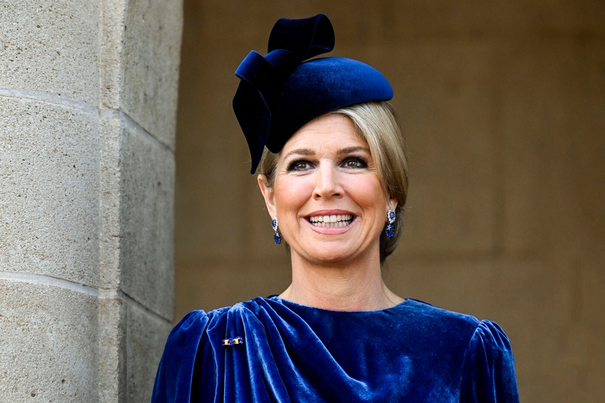 Koningin Máxima opent het staatsbezoek aan Cyprus in chic blauw fluweel ...
