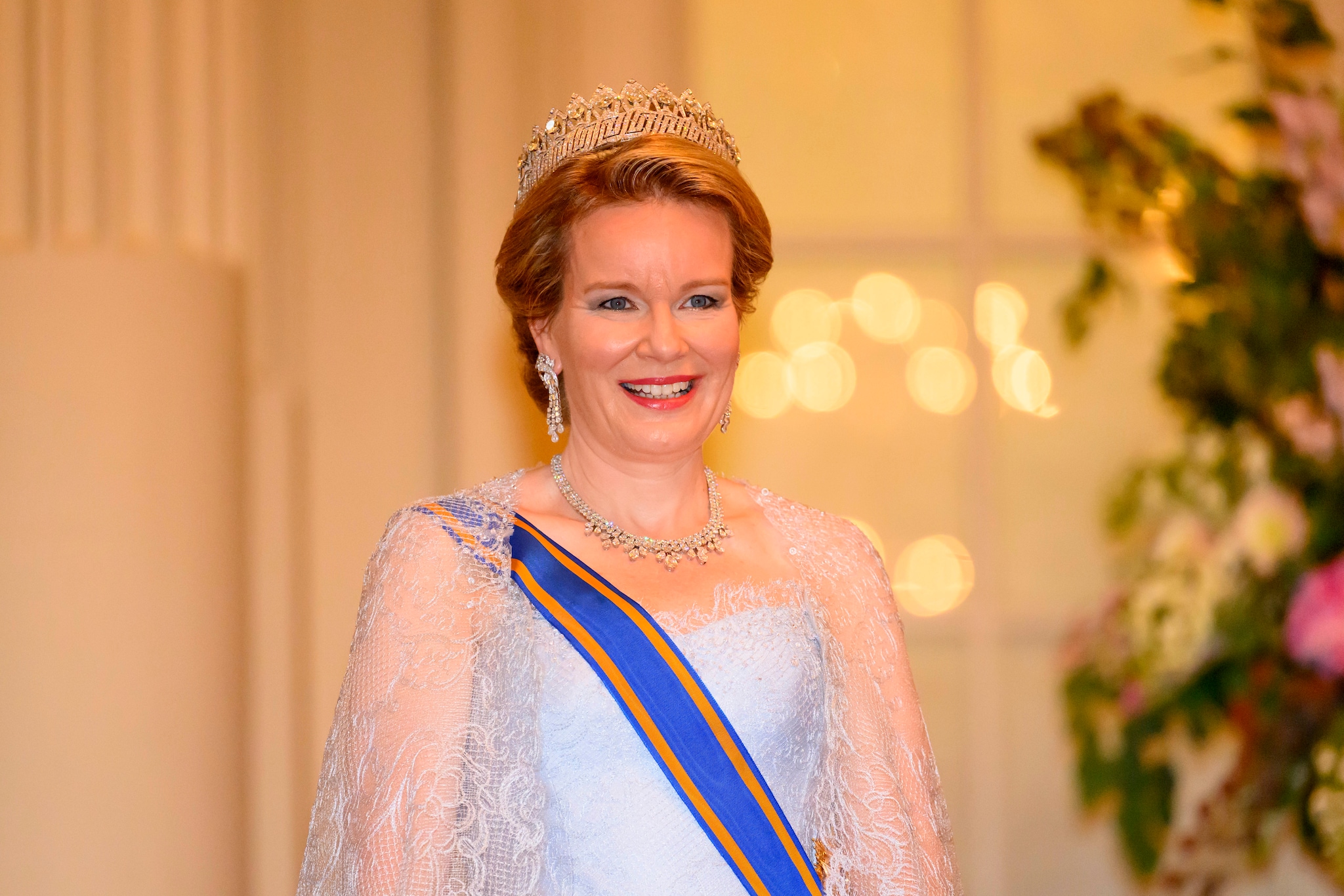 De mooiste galalooks van koningin Mathilde van België (en ééntje die in ...