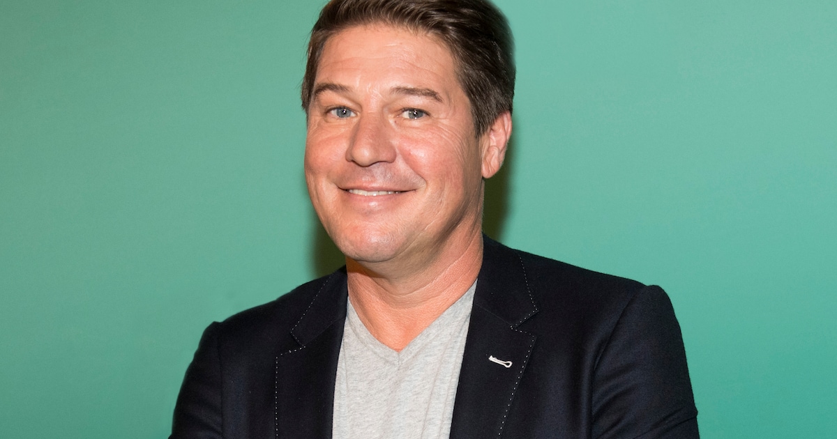 Martijn Krabbé is jarig en wordt door zijn gezin in het zonnetje gezet ...