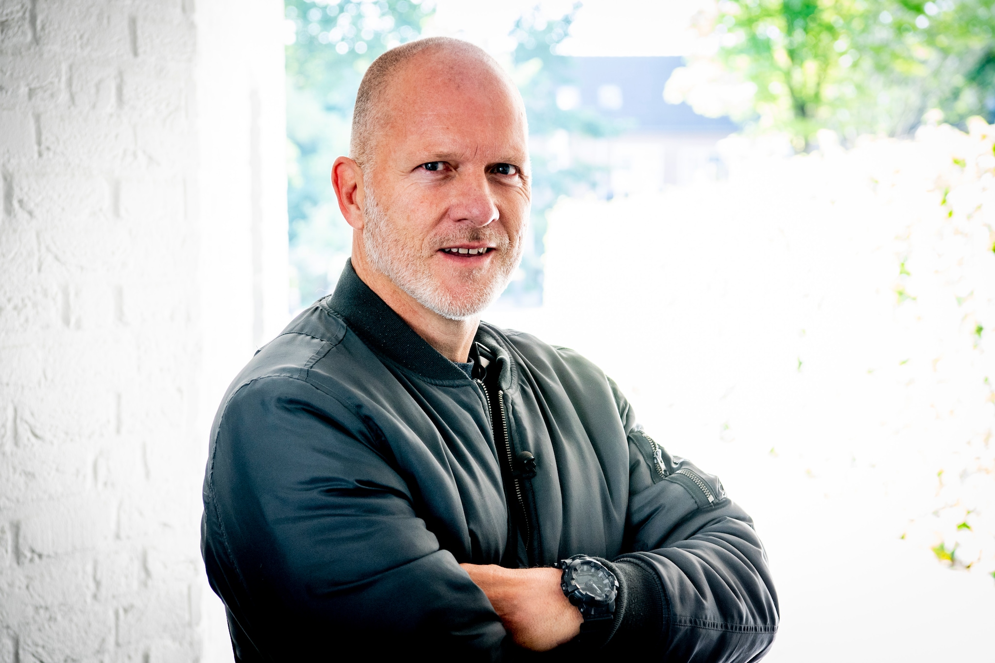 Maxim Hartman zamelt geld in voor ‘meneer Mand’ omdat hij hier nog ...