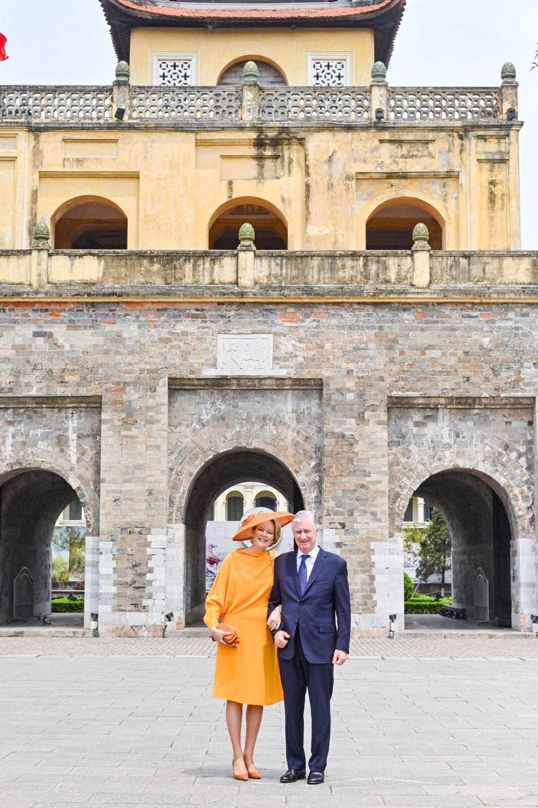 Koningin Mathilde geeft in Vietnam een masterclass in Diplomatic ...