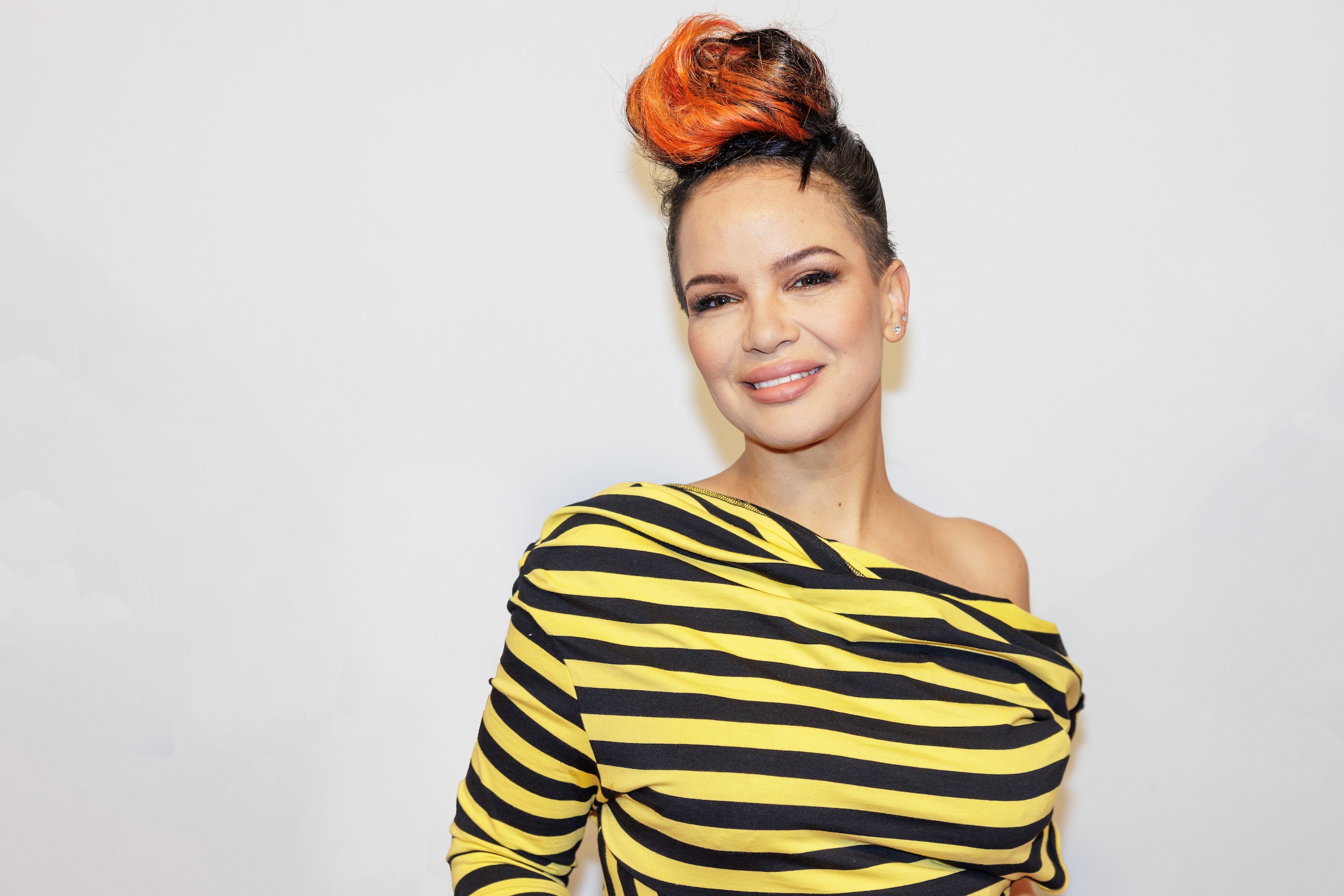 Gelovige Eva Simons speelt in ‘The passion’ na verslaving: “Ik ben de emotioneelste Maria ooit ...