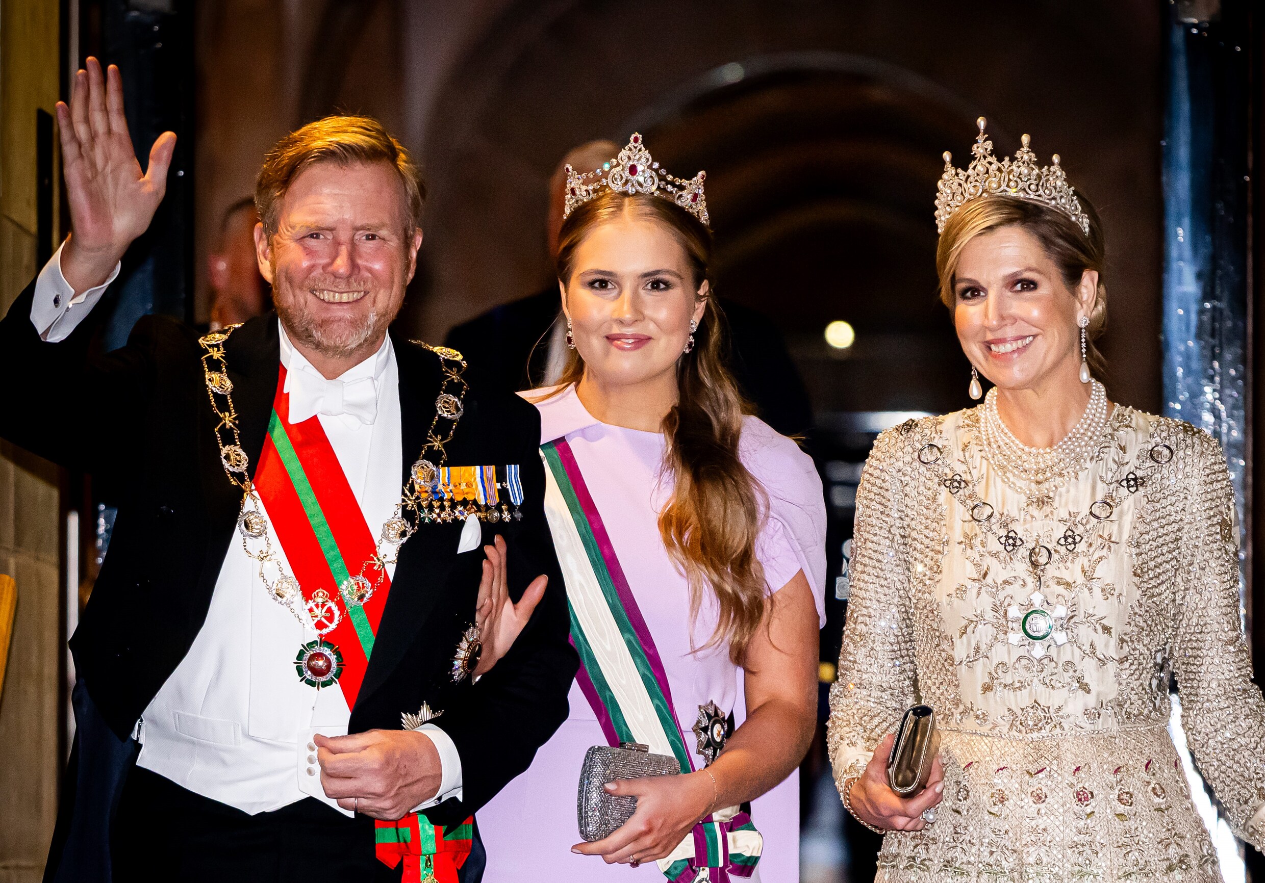 Meer steun voor Willem-Alexander en Máxima, Amalia is de stijgende ster ...