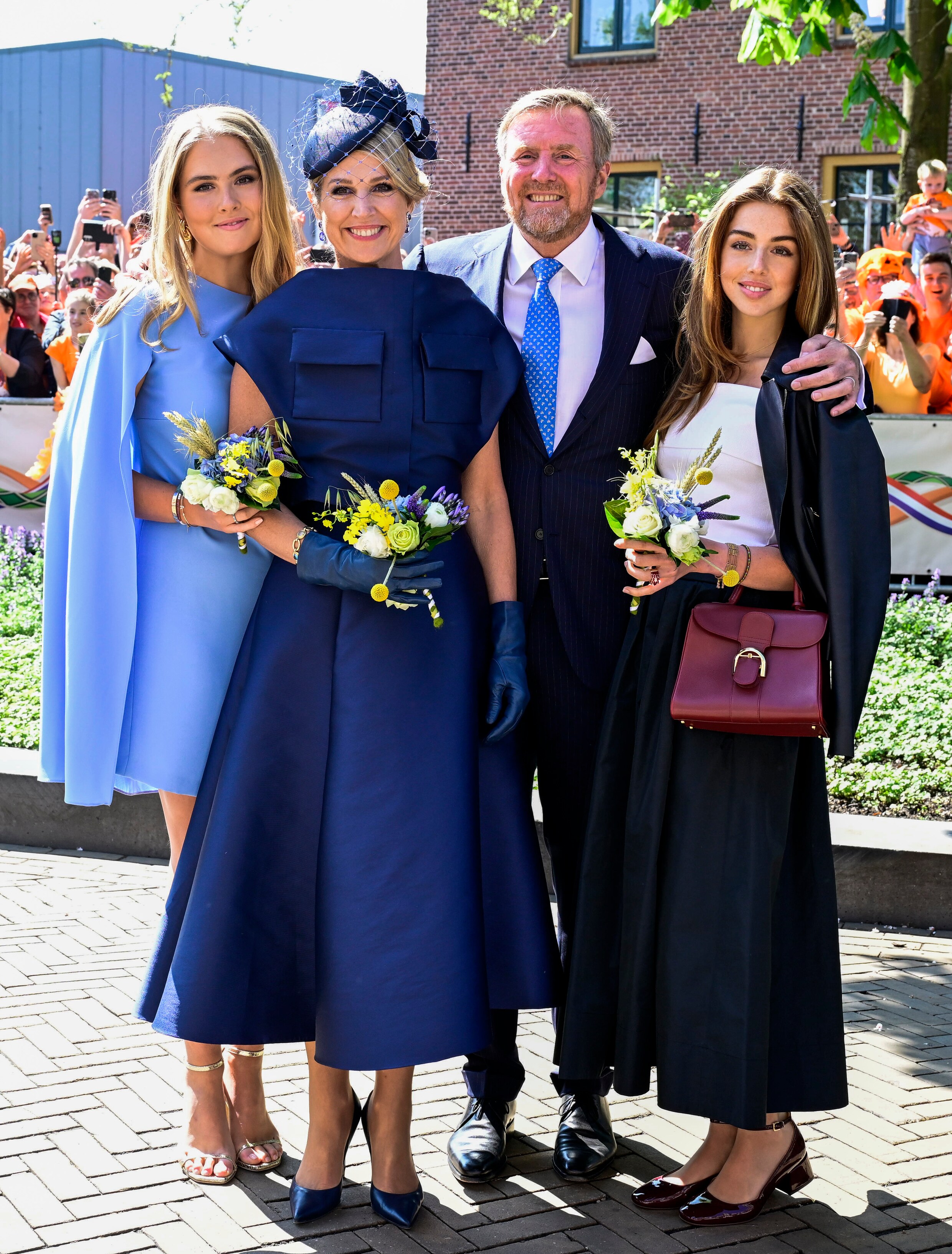 Koningsdag in Doetinchem: dít dragen Amalia en Alexia | Libelle
