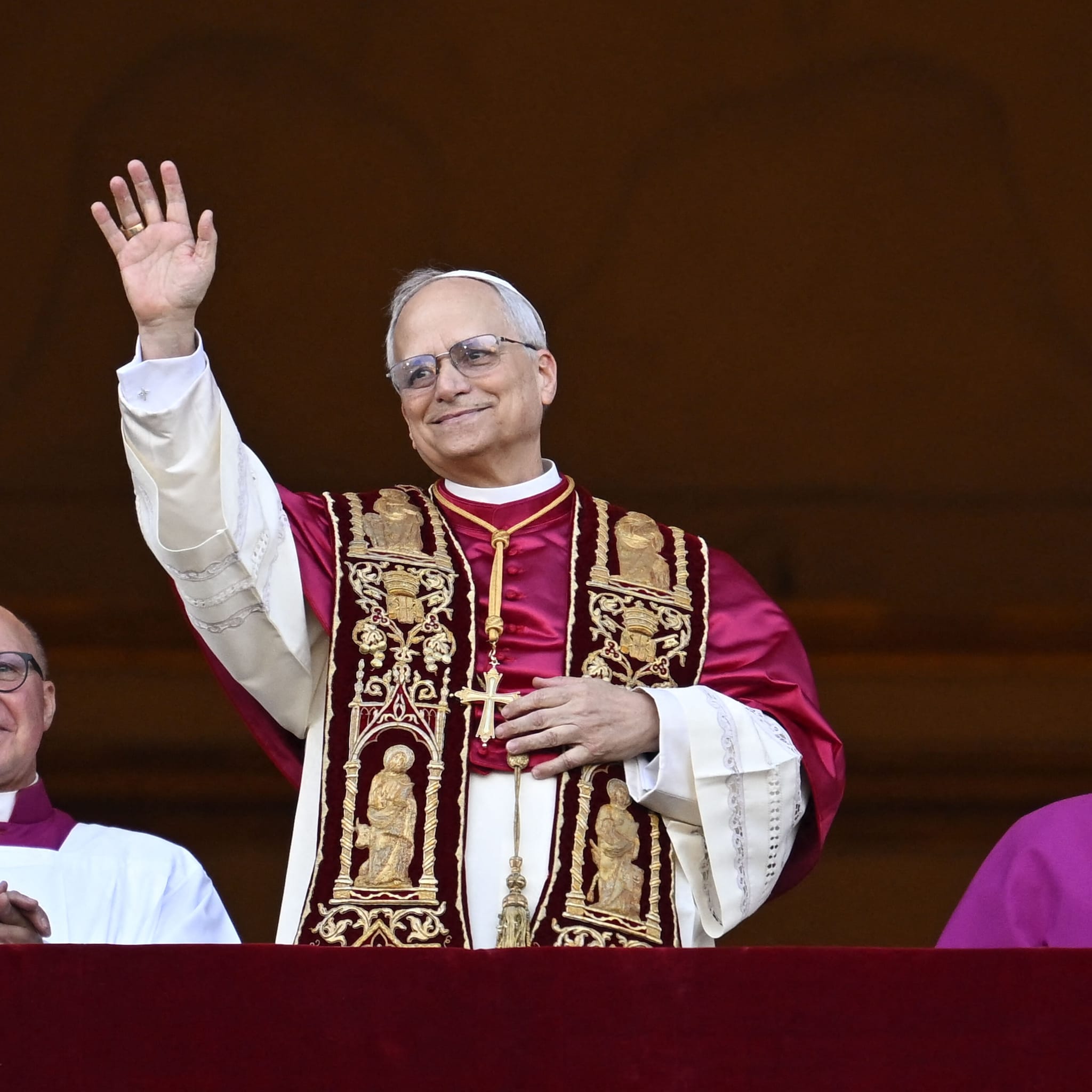 Witte rook boven het Vaticaan: dít is de nieuwe paus