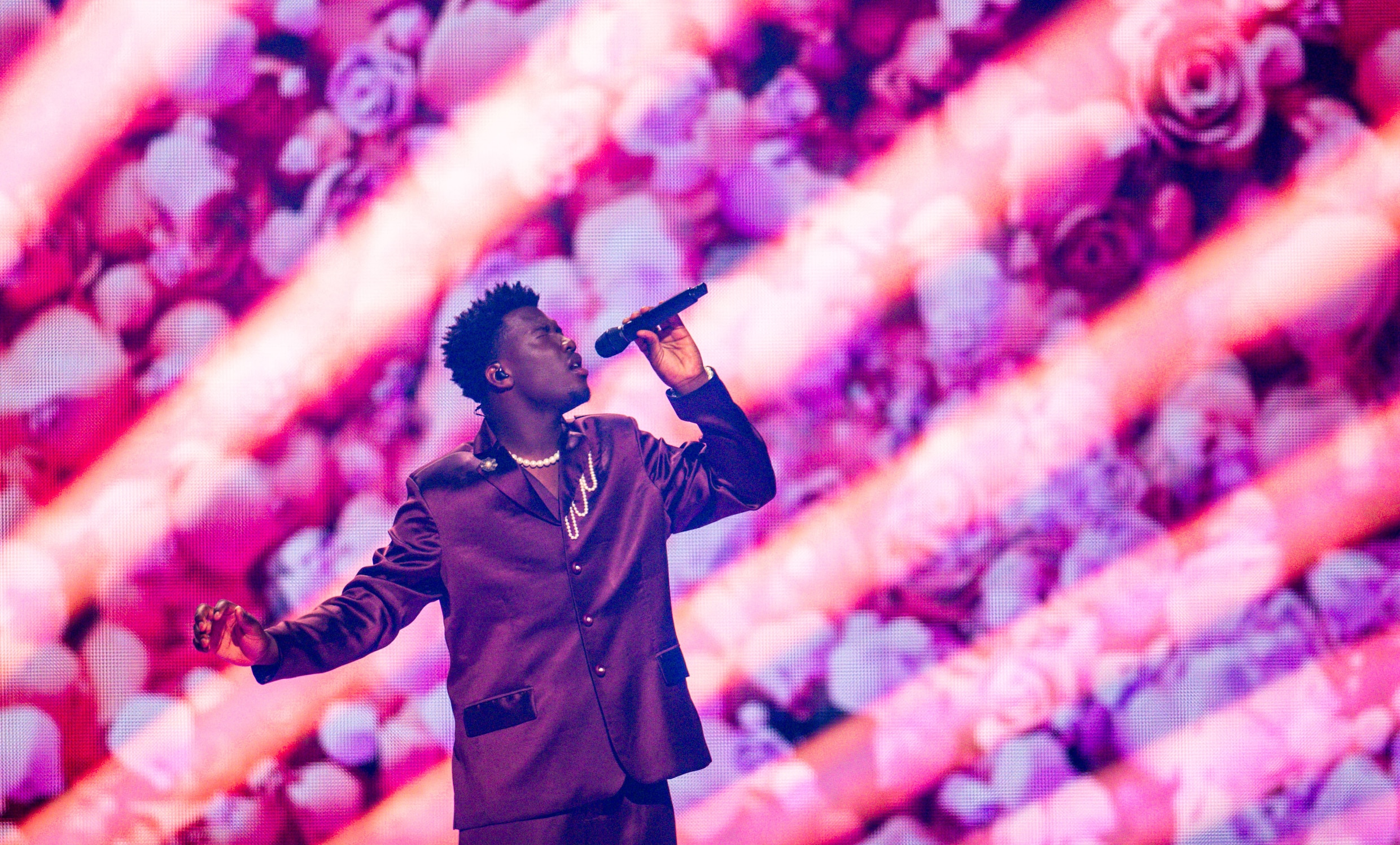 UItgelekt: zó ziet het optreden van Claude tijdens het Songfestival ...