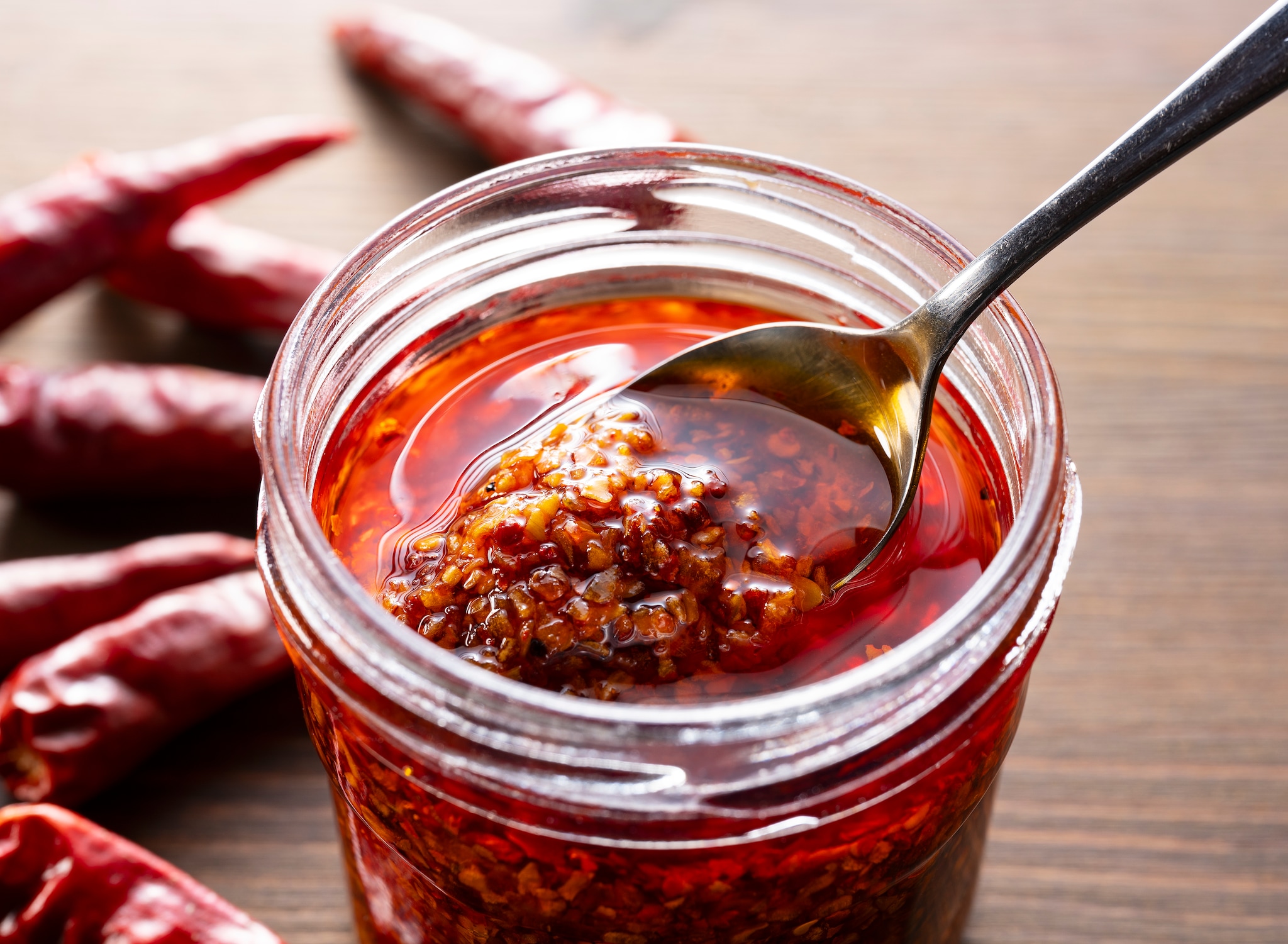 Crispy chili oil is dé foodtrend van dit moment (en zo maak je het zelf)