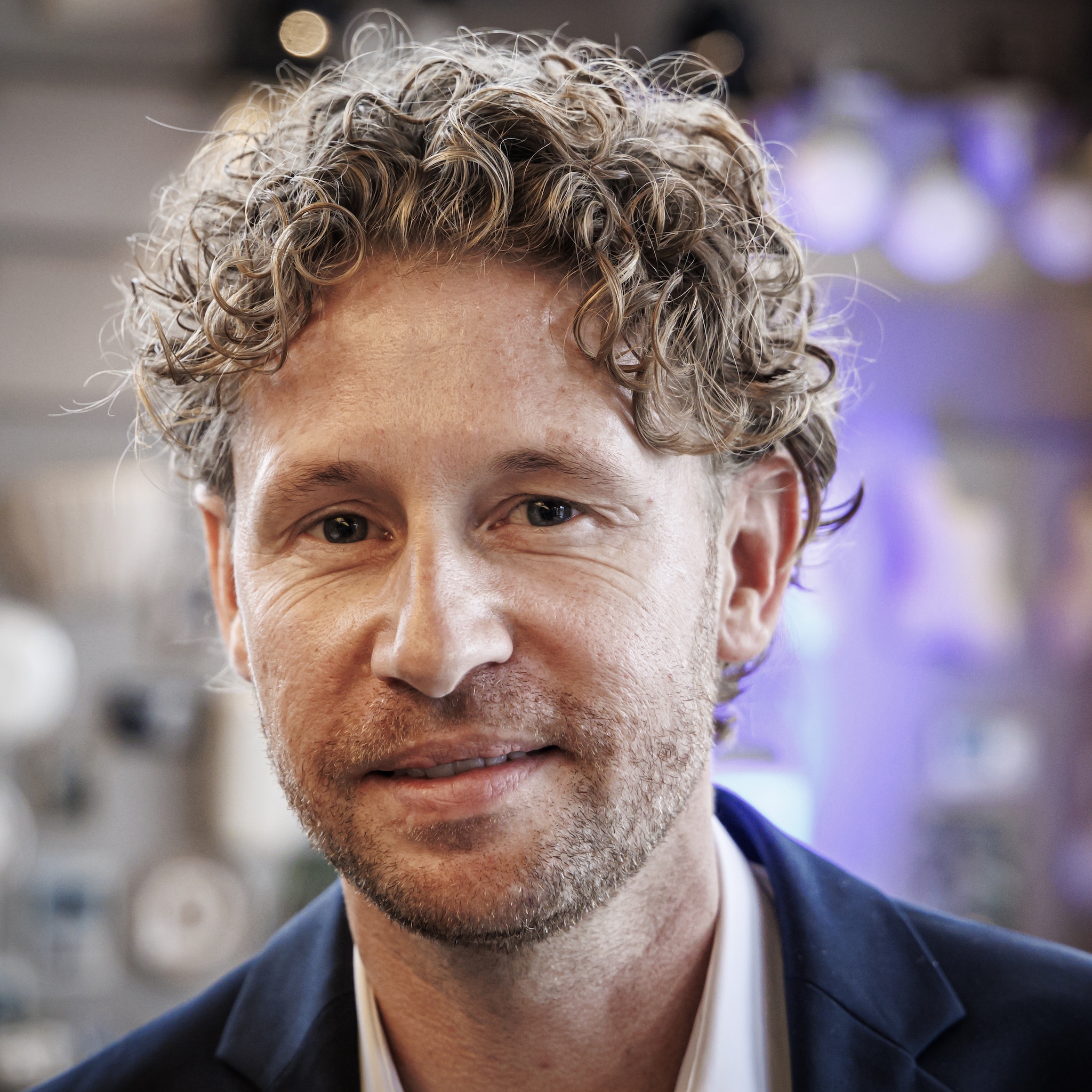 Roy uit ‘Over Mijn Lijk’ deelt belangrijk nieuws over zijn hersentumor