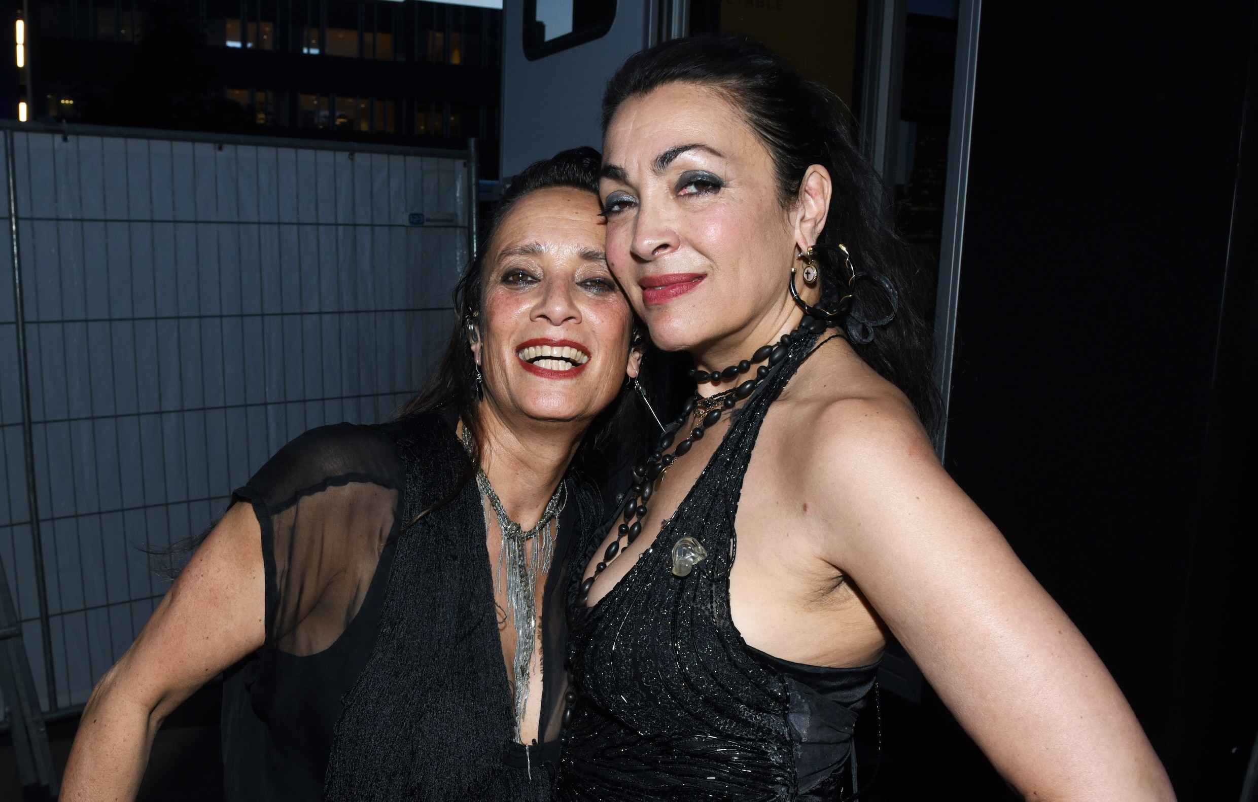 Monique en Suzanne Klemann over het overlijden van vriendin Manuëla ...