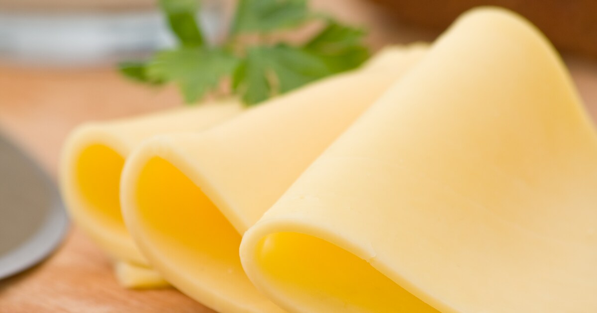 Kijk uit met déze kaasplakken van Jumbo (er kan hard plastic in zitten ...