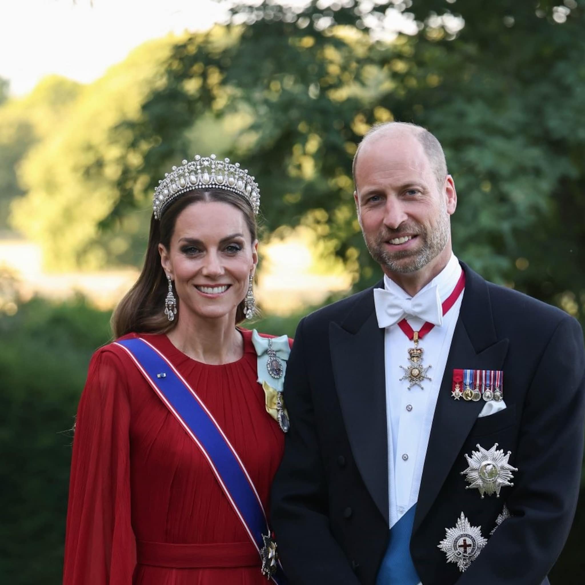 Kate Middleton draagt betoverende witte japon tijdens staatsbanket