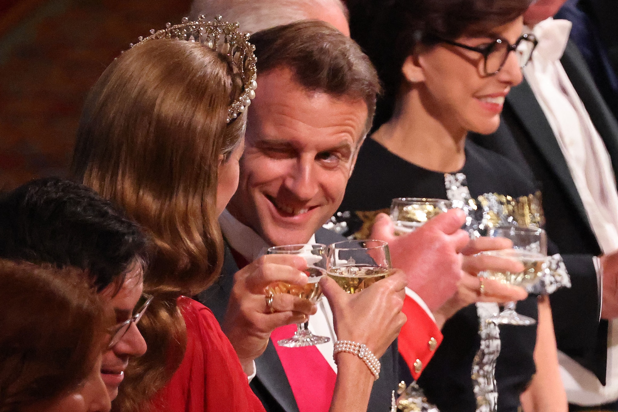 Even over de ‘etiquettefoutjes’ van de Windsors bij het staatsbanket