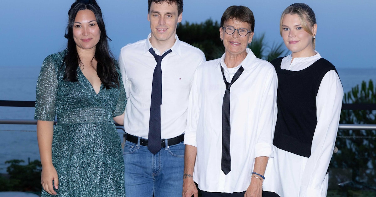 Prinses Stéphanie van Monaco’s nieuwe kapsel zegt: ‘Ik ben er helemaal ...