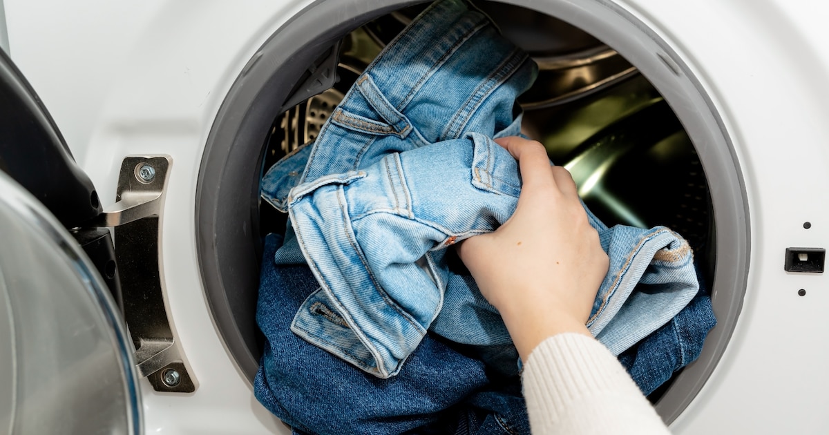 Maatje te groot gekocht? Zo laat je je kleding (bewust) krimpen in de was