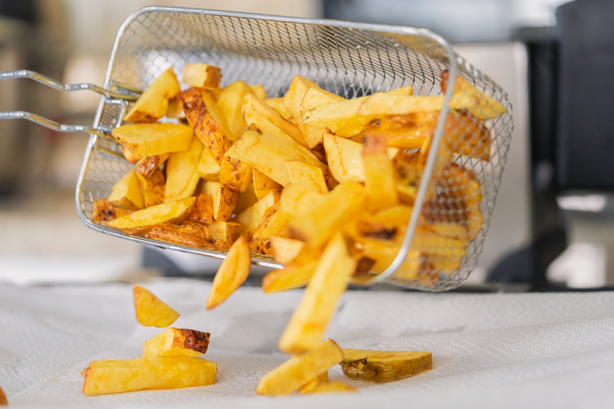 Slappe snacks? Doe dit nooit tijdens het frituren!