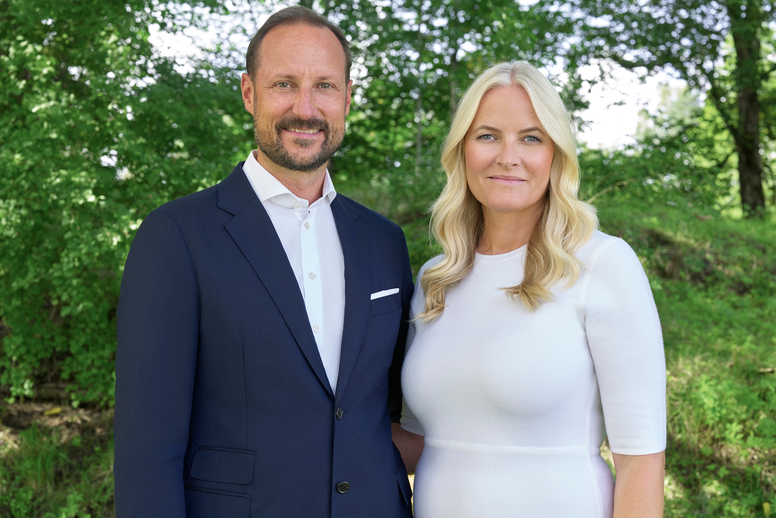 Haakon en Mette-Marit van Noorwegen reageren op de wandaden van (stief ...