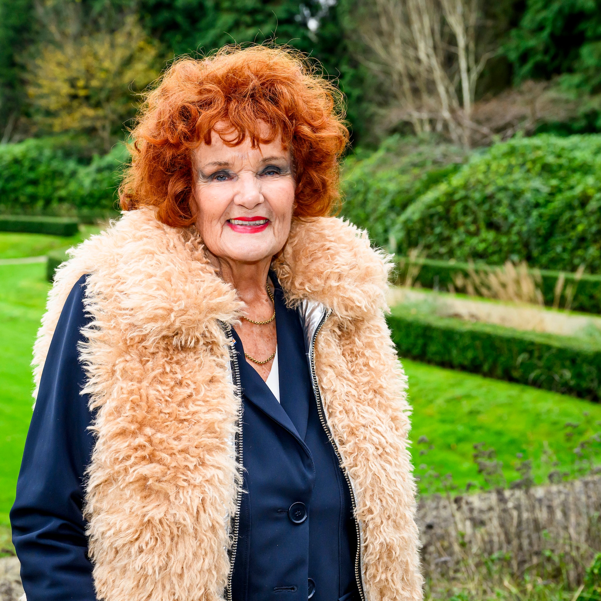 Eerbetoon aan Loretta Schrijver bij ‘The Masked Singer’