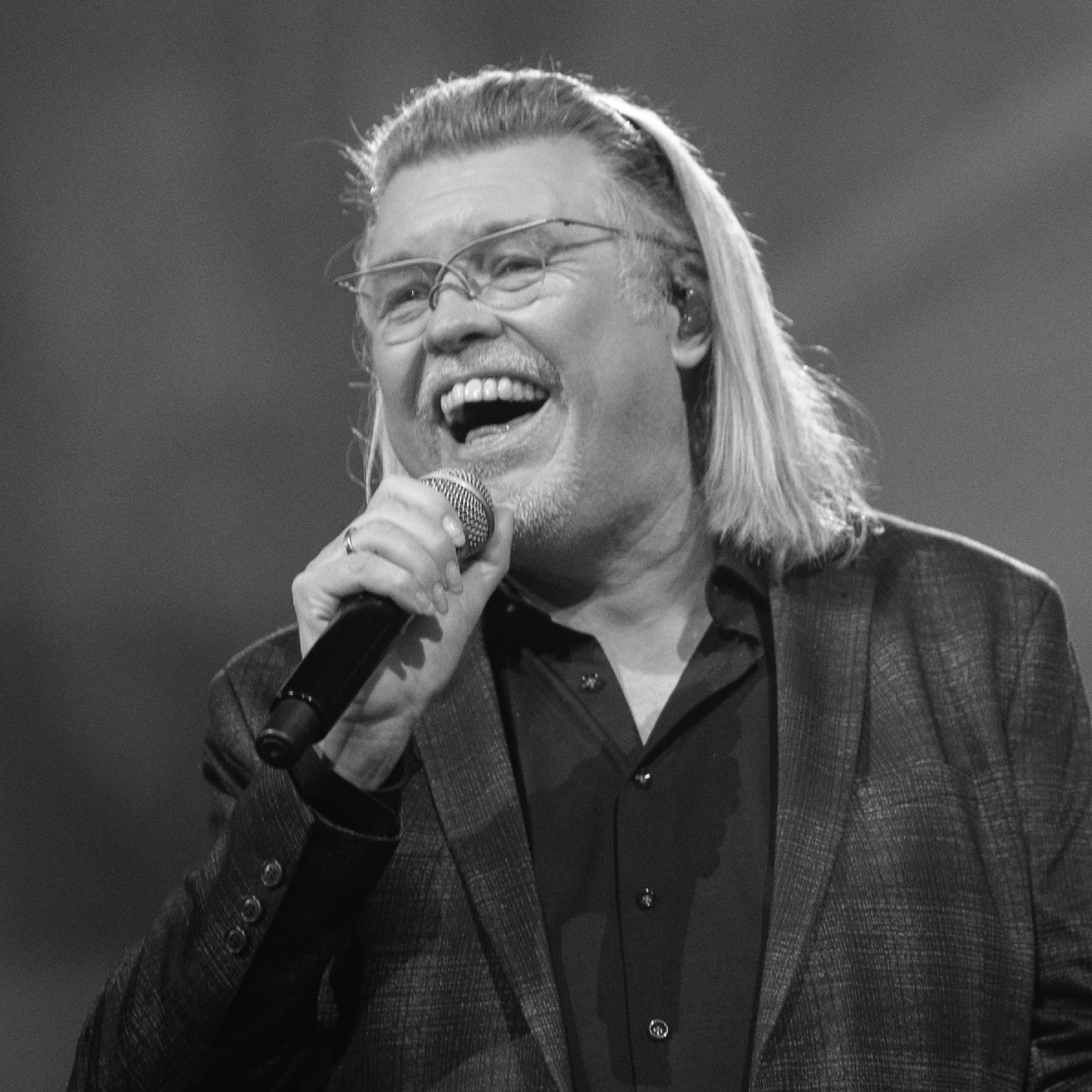 Pittige rugoperatie: Hélène Hendriks laat weten hoe het nu met haar gaat