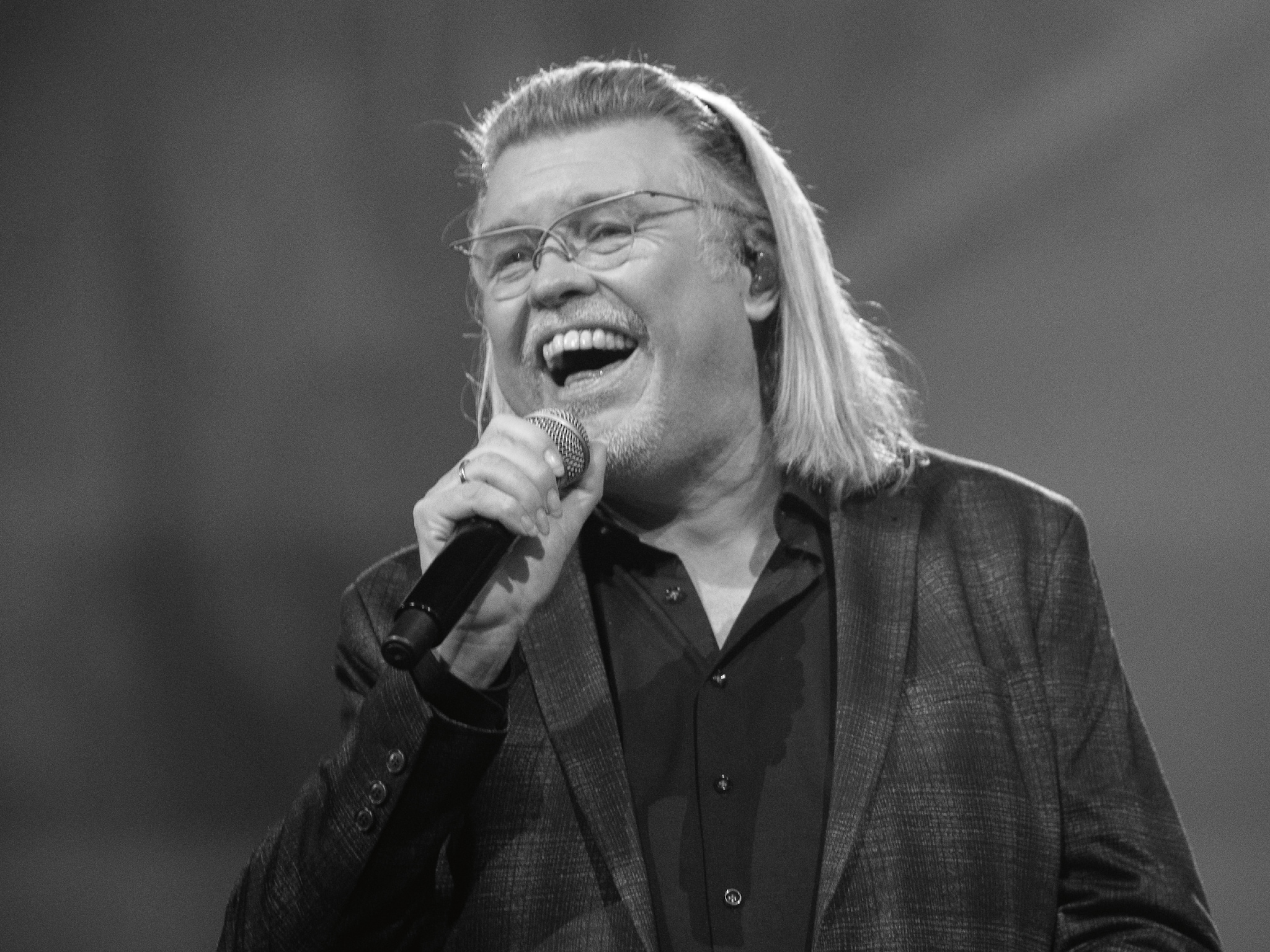 Zanger René Karst, bekend van Liever te dik in de kist, op 59-jarige ...