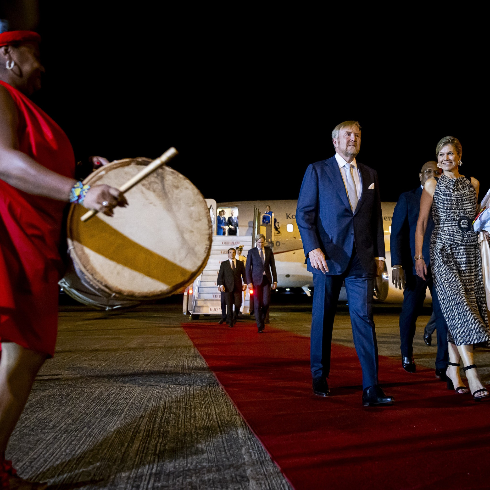 Máxima in Suriname: van zonnig geel via bruin naar een groene sari (die ...