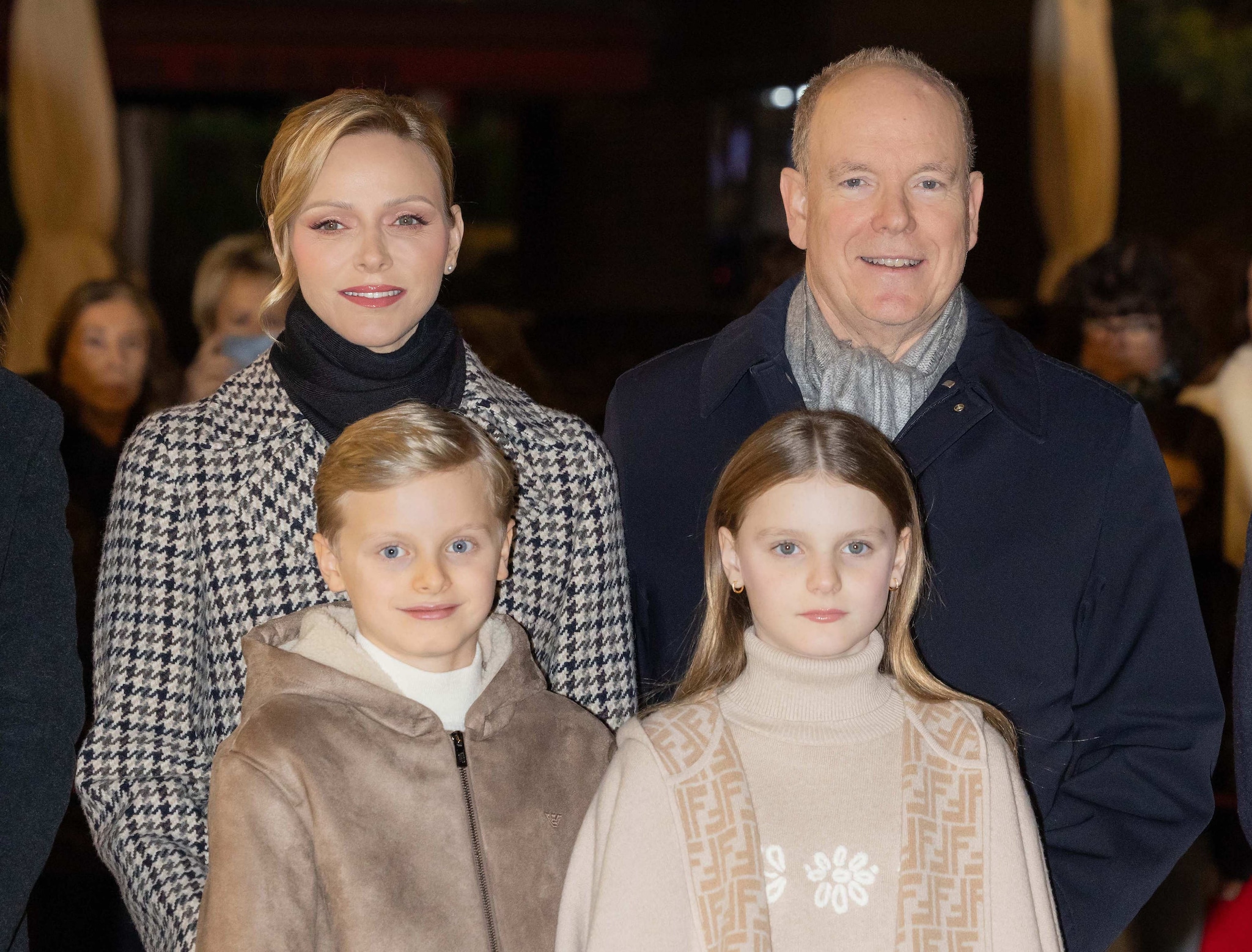 Pretty in paisley: prinses Charlene van Monaco doet het even voor