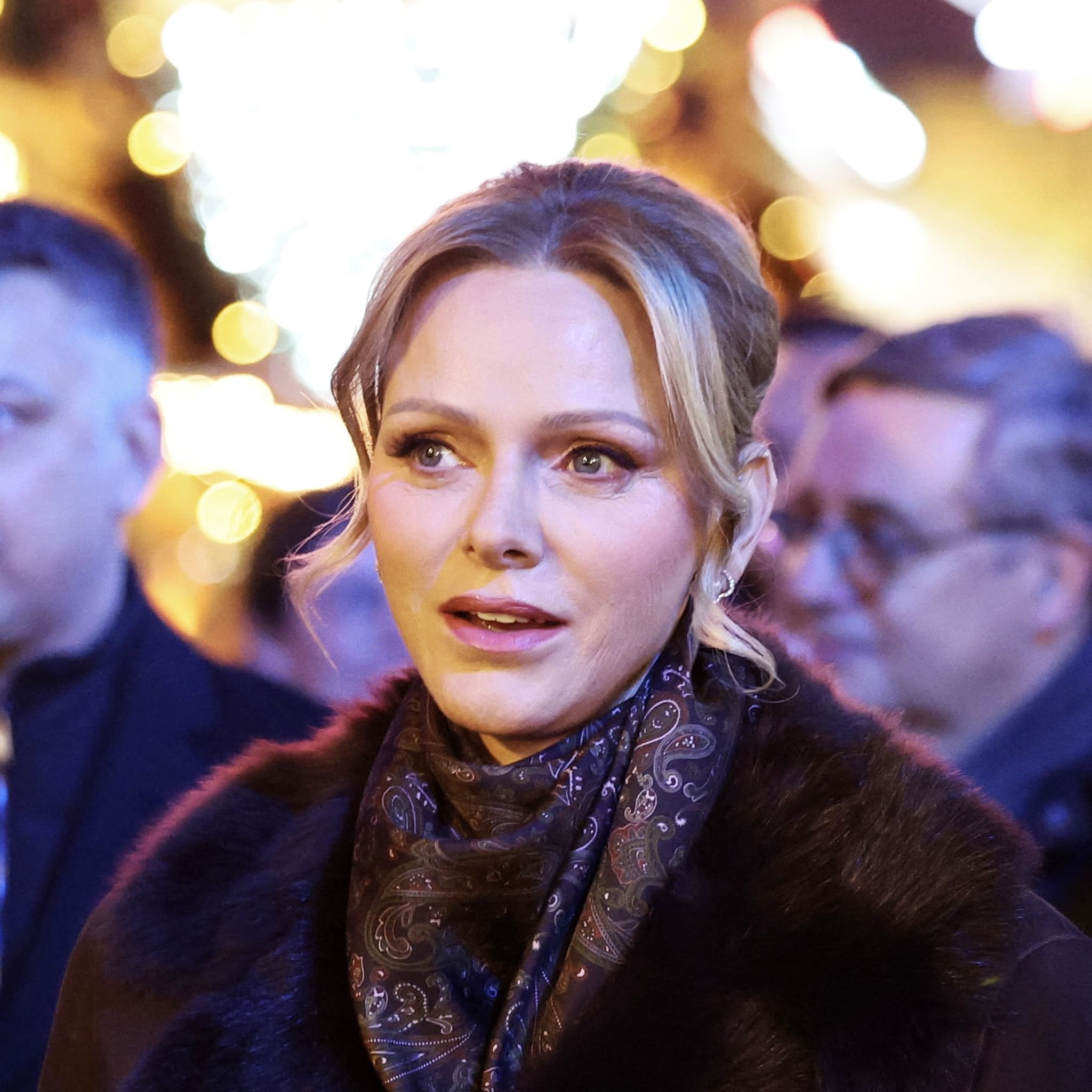 Prins Bernhard en prinses Annette glimmen van trots en met een goede reden