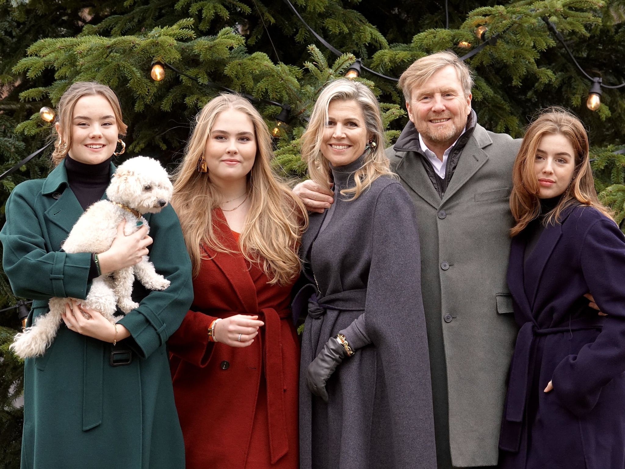 Naar de kerk of vlees op de barbecue: zó viert de familie Van Oranje ...