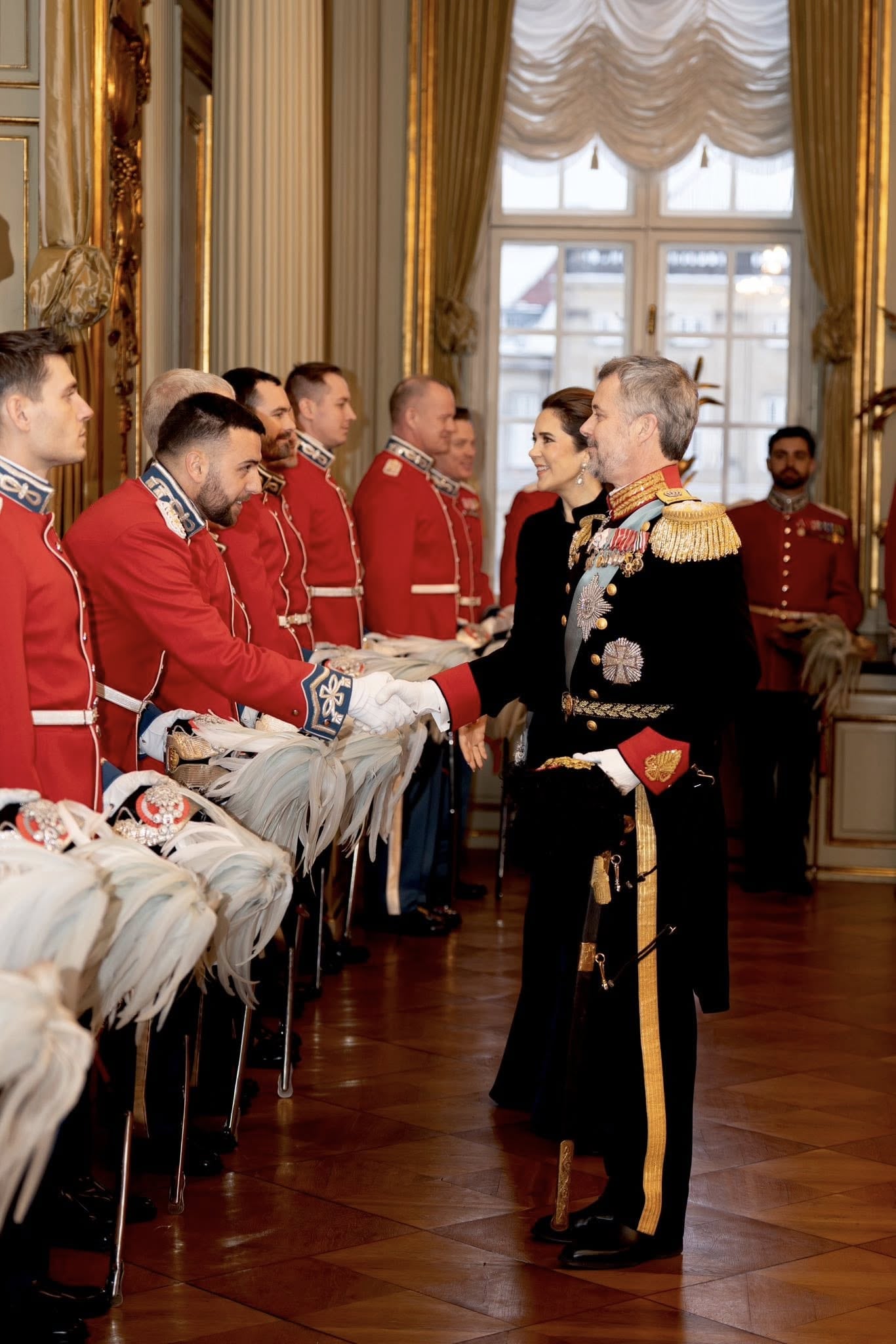 De maandagochtend van Deense koningin Mary: een receptie in groot gala