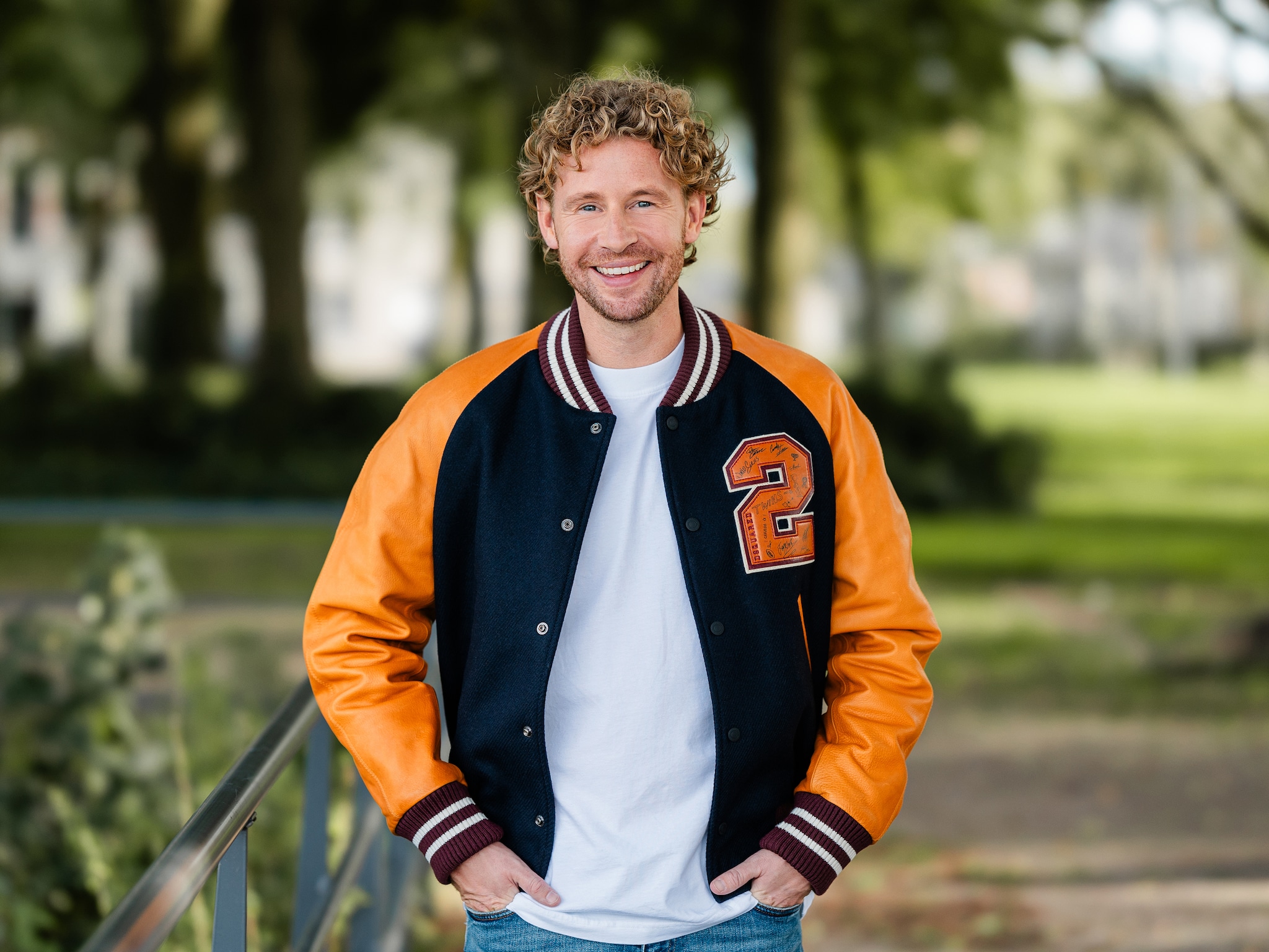 Ewout Genemans hint op een nieuwe stad voor zijn programma ‘Bureau ...’