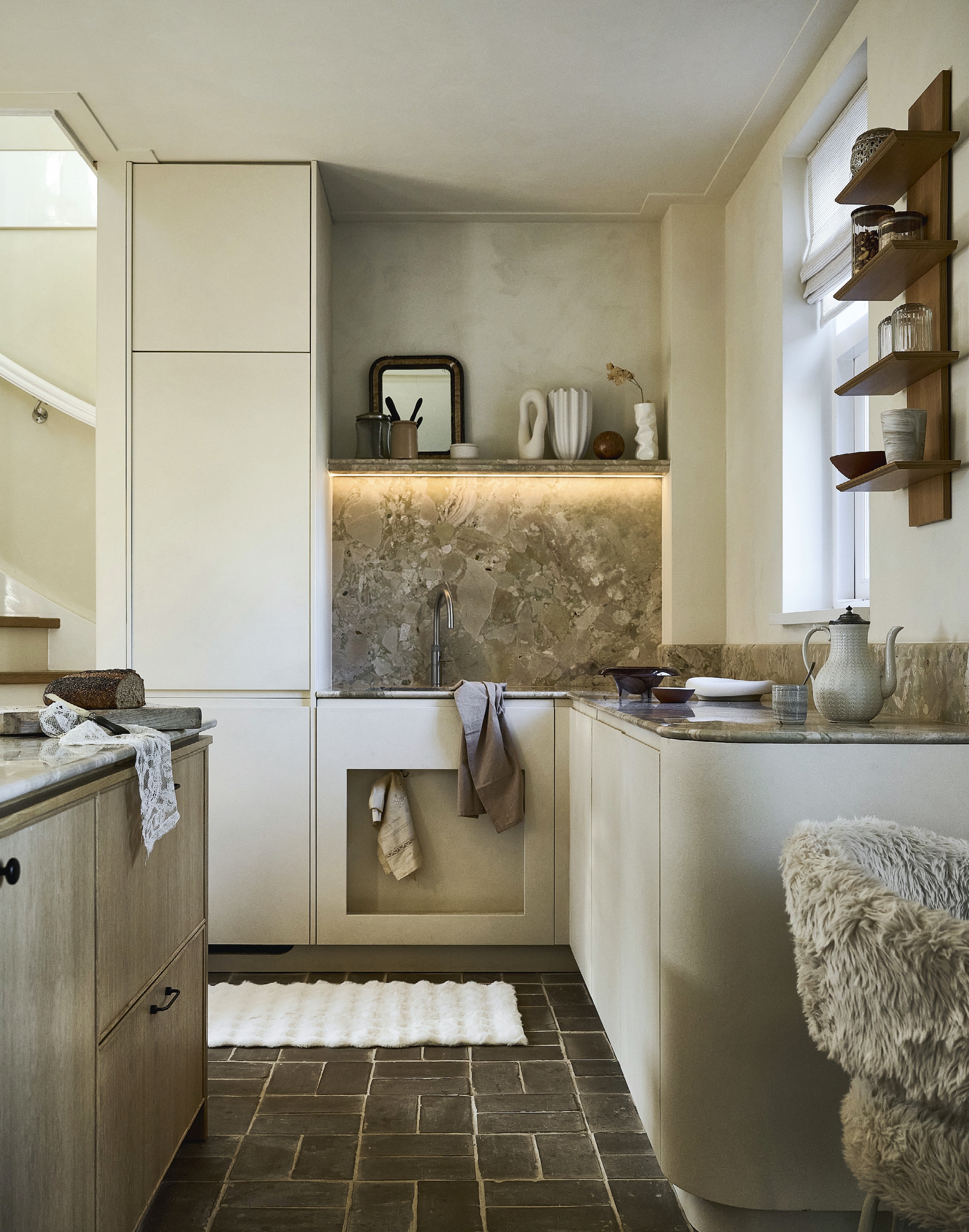 Een wit interieur kil? Welnee, zo style je het gezellig en warm