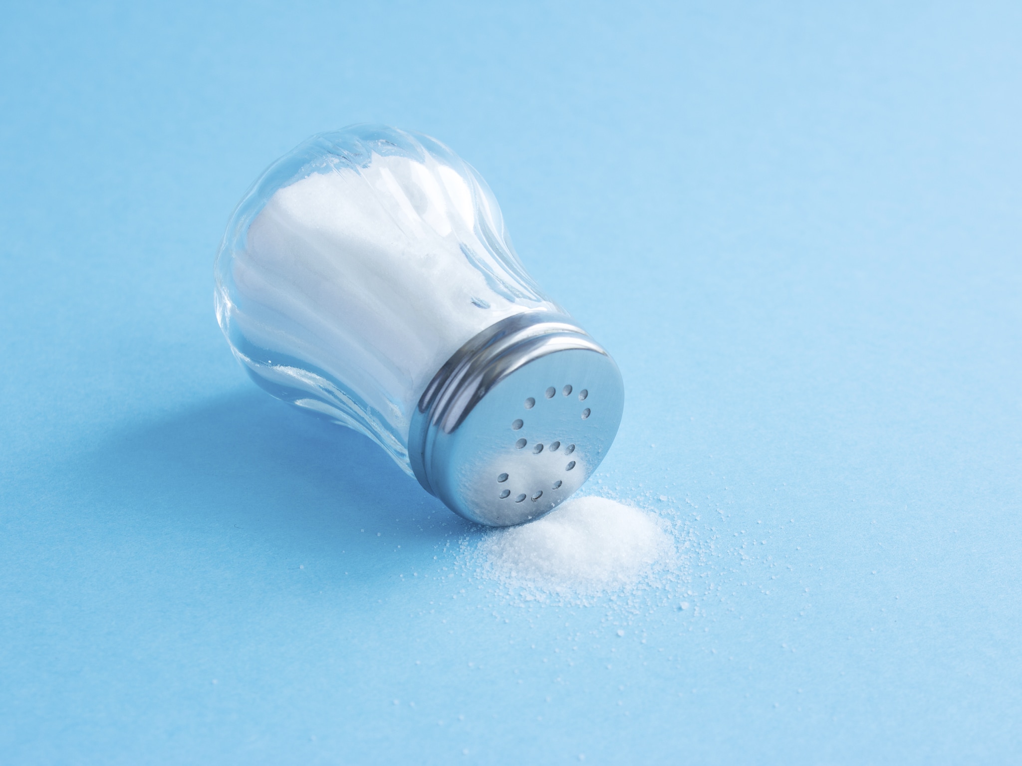 Deze 5 alledaagse producten bevatten verontrustend veel zout